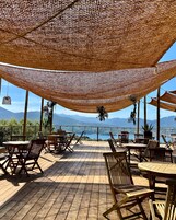 Bar junto à piscina