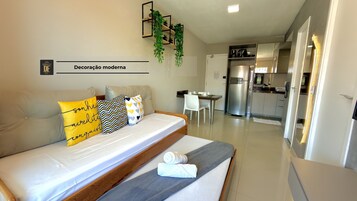 Estúdio exclusivo | Área de estar | TV de tela plana 32 polegadas com canais digitais, smart TV, Netflix