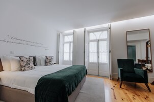 Quarto Duplo ou Twin Standard | Lençóis de algodão egípcio, edredões de penas, quartos insonorizados