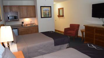 Quarto Duplo, kitchenette | Camas de colchão pillowtop, secretária