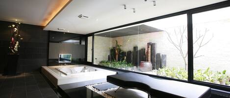 Suite (Daily check out is required) | Spa