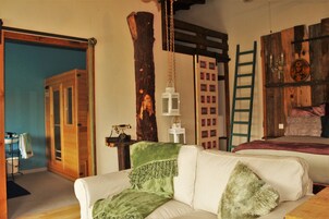 Suite-Estúdio Deluxe, 1 quarto, sauna, vista para a piscina | Comodidade do quarto