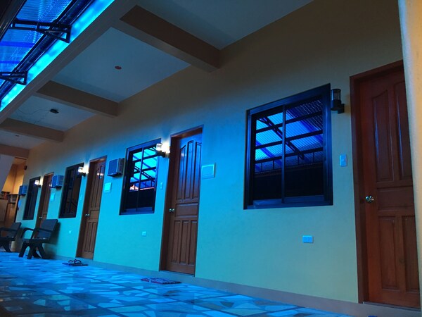 Dayview Tourist Home - Tagbilaran City