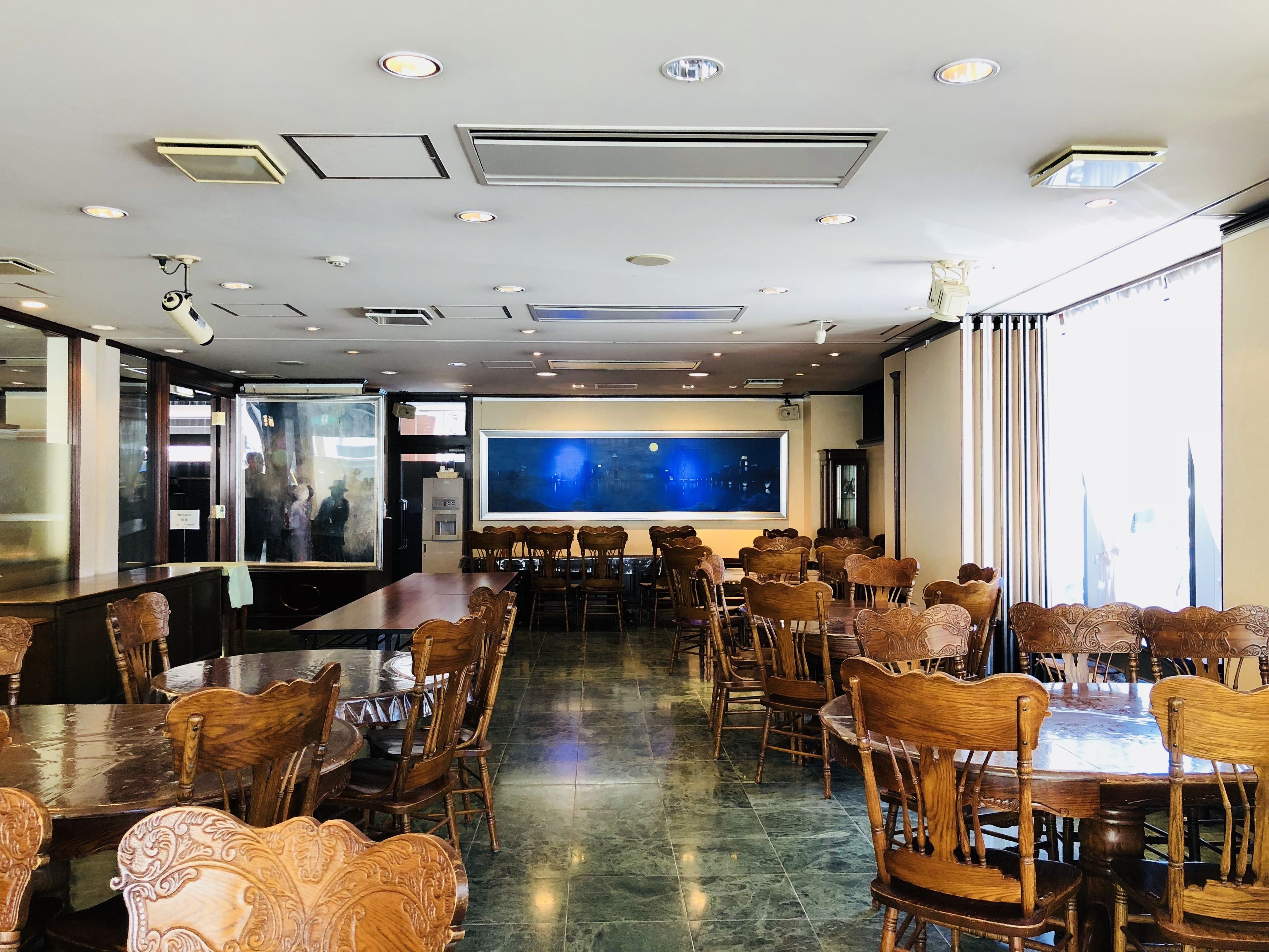 Pequeno-almoço tipo buffet diário mediante uma taxa 