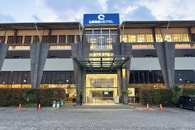 Lemo Hotel Serpong