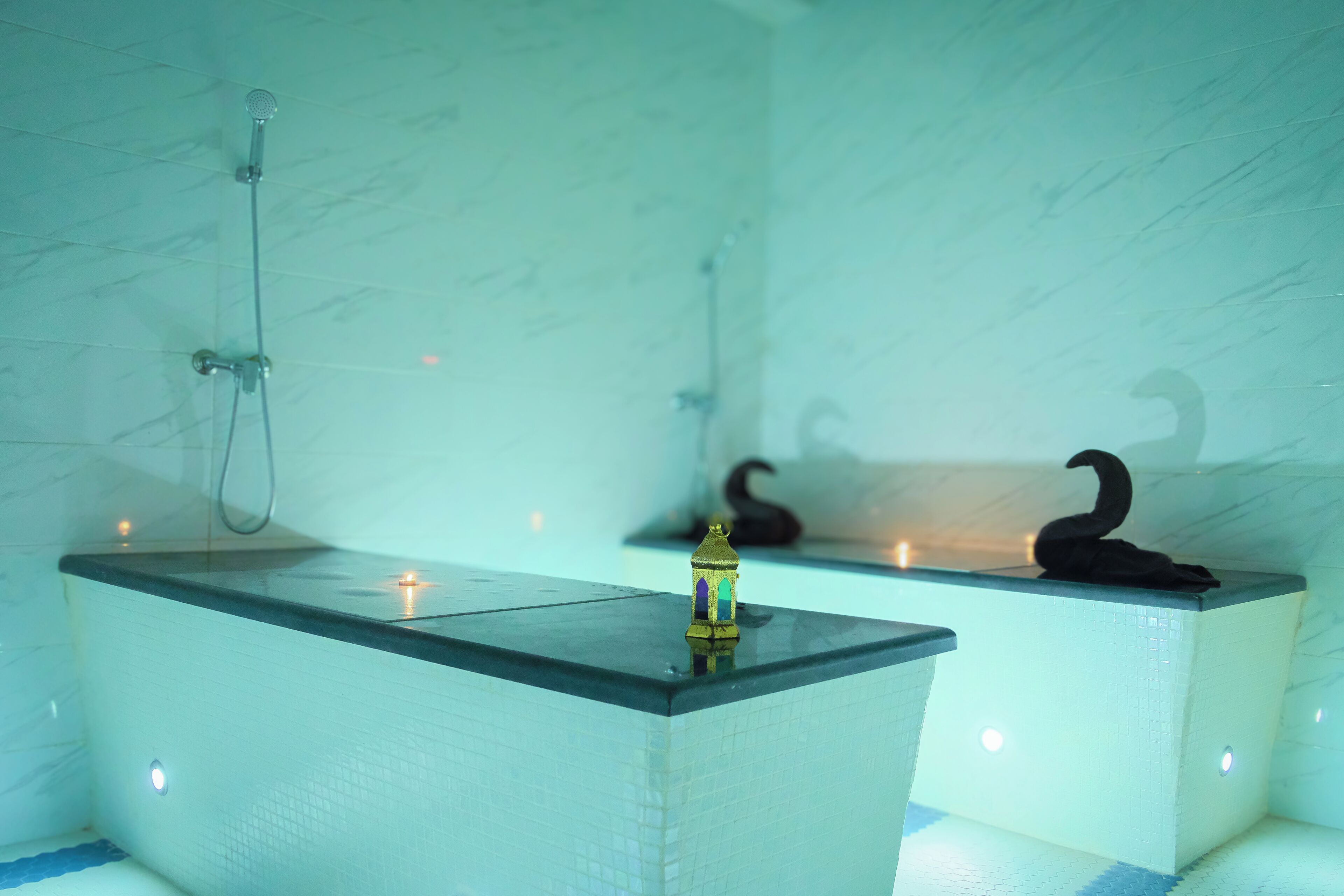 Sala(s) para tratamentos a casais, sauna, banheira de hidromassagem 