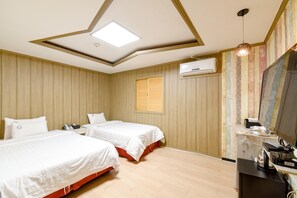 Quarto Triplo | Quartos insonorizados, Wi-fi grátis, roupa de cama fornecida