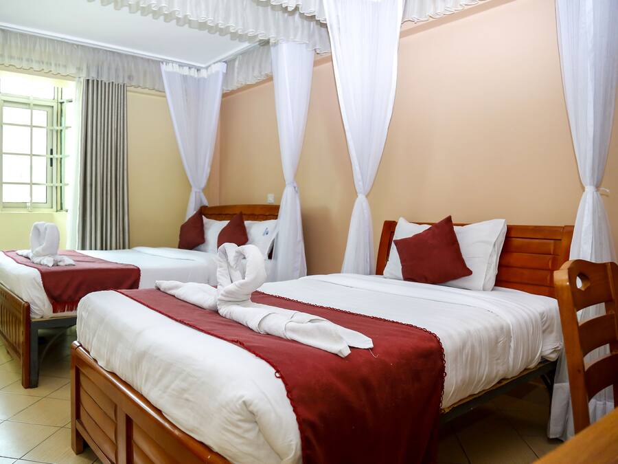 Roupas de cama premium, escrivaninha, quartos à prova de som