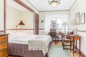 Quarto Duplo Standard, 1 cama king-size, vista para o lago | Com decoração personalizada, com mobília individualizada, Wi-fi grátis 