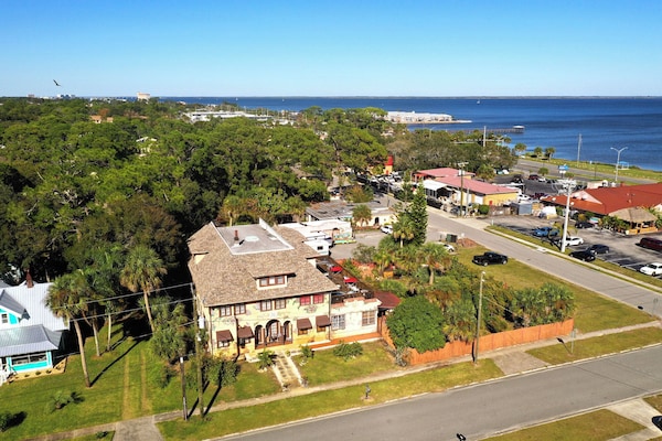 Casa Coquina Del Mar B&b - Titusville, FL