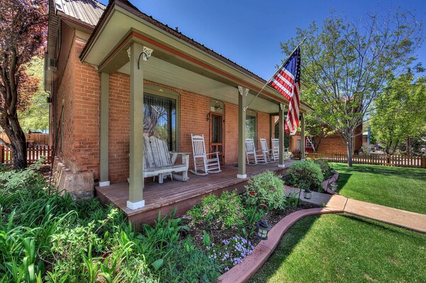 Cali Cochitta Vacation Rentals - Moab, UT