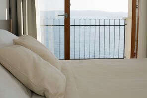 Apartamento Panorâmico, 3 quartos, acesso à piscina, vista para o mar | Cofre no quarto, secretária, quartos insonorizados 