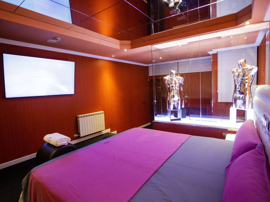 Suite, banheira de hidromassagem | Roupa de alta qualidade, camas de colchão viscoelástico, Wi-fi grátis