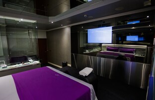 Suite, banheira de hidromassagem | Roupa de alta qualidade, camas de colchão viscoelástico, Wi-fi grátis