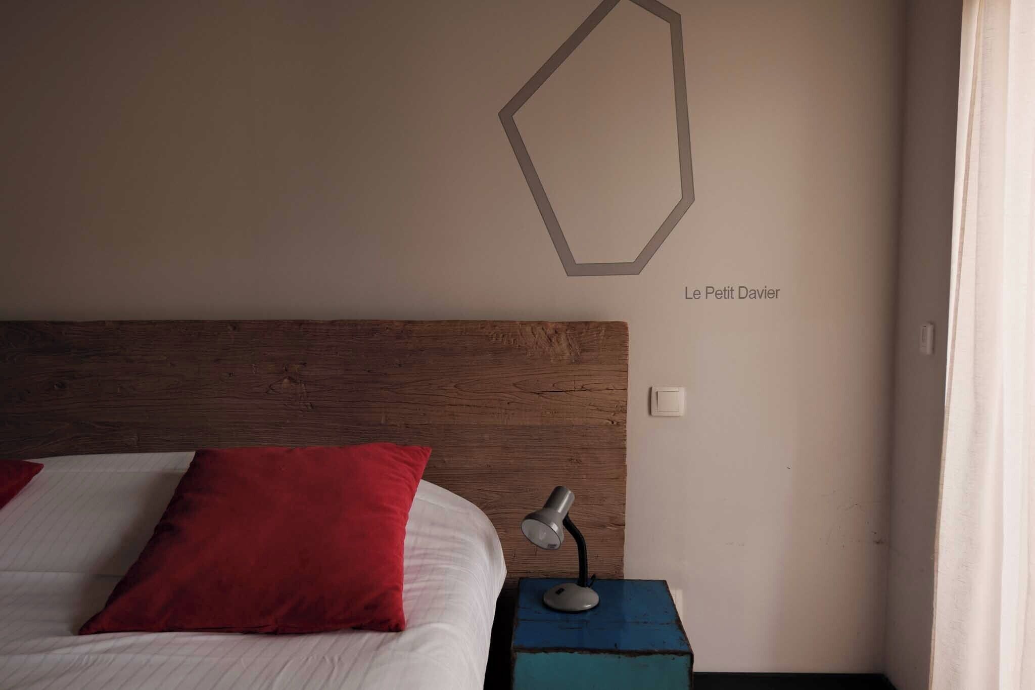 Quarto Duplo Standard, junto ao pátio | Roupa de alta qualidade, cofre no quarto, secretária 