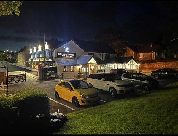 High Corner Hotel - Vale of Glamorgan