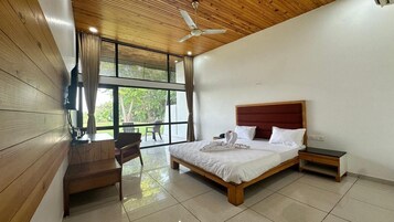 Quarto solteiro standard | Cofres nos quartos