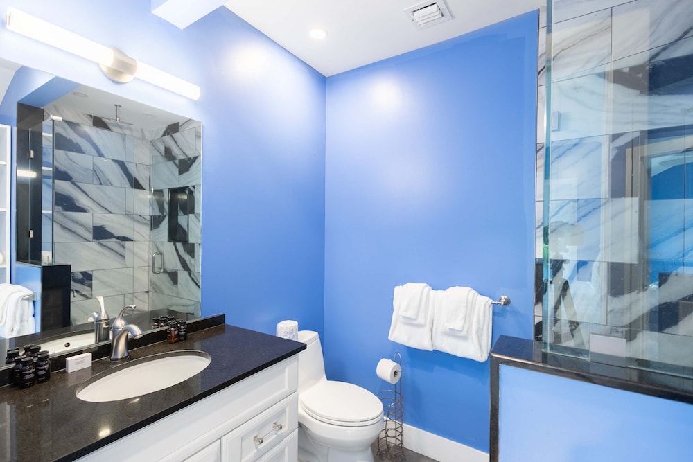 Keys Please By Brightwild Pool Steps To Duval - Key West, FL