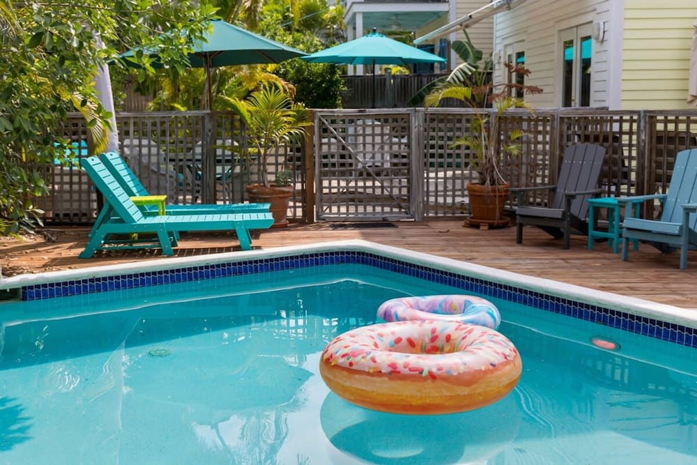 Sunnyside Up By Brightwild Pool Parking - Key West