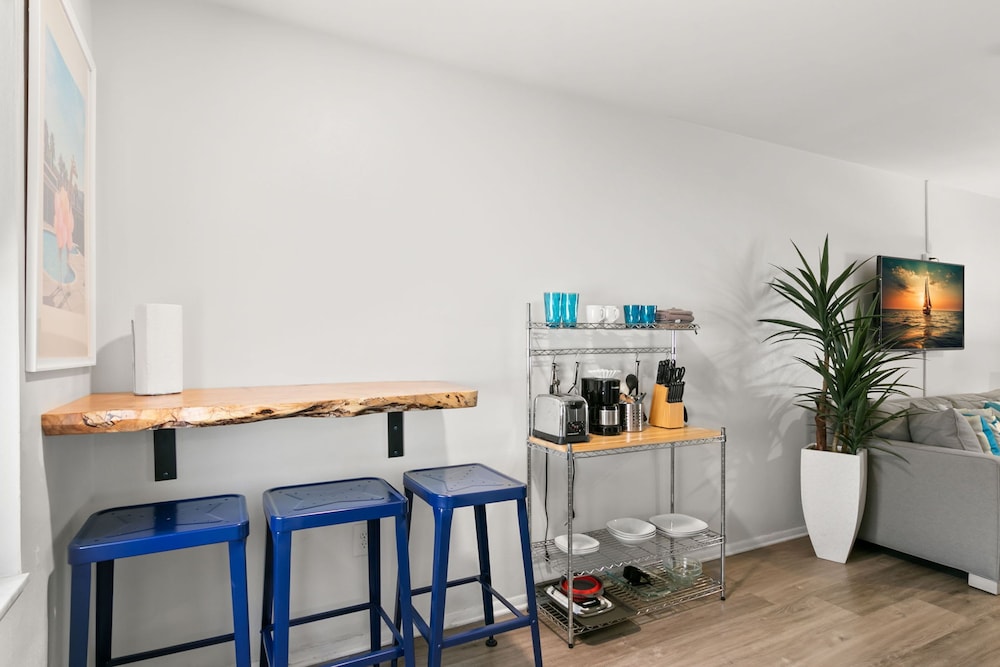 Studio W/ King Bed Heated Pool, Steps To Beach! - Pinellas County, FL