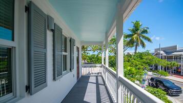 Casa | 6 quartos, internet de alta velocidade