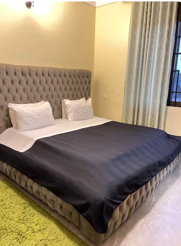 Modern Living, Lavish Yet Mosquitoes Free Cozy Private Quite Place - Kampala