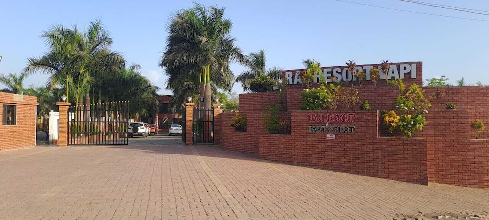 Raj Resort Vapi - Gujarat