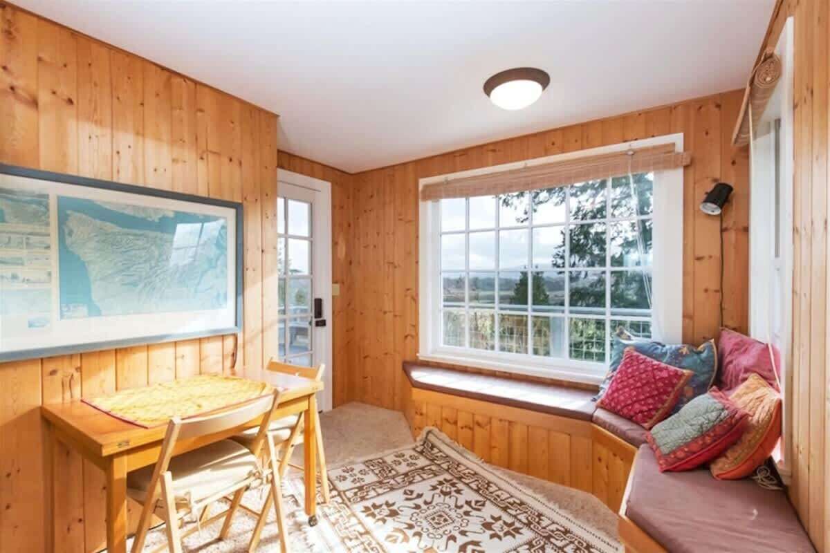 Writer's Retreat Serene Mountain Views - Sequim, WA