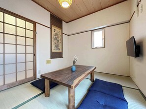 3 quartos, com decoração personalizada, com mobília individualizada 