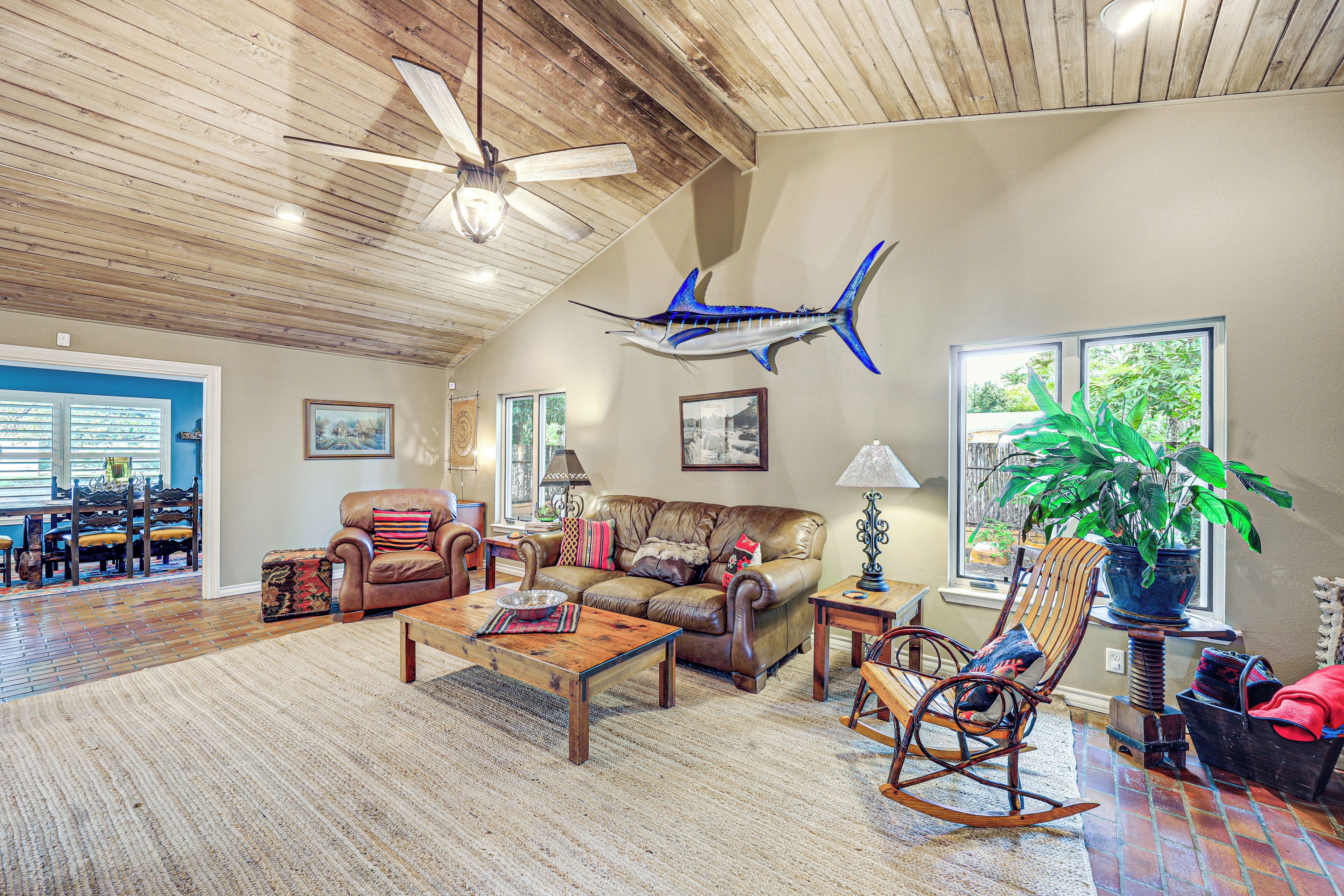 Del Rio Home W/ Large Yard, Bbq + Fireplace! - Del Rio, TX