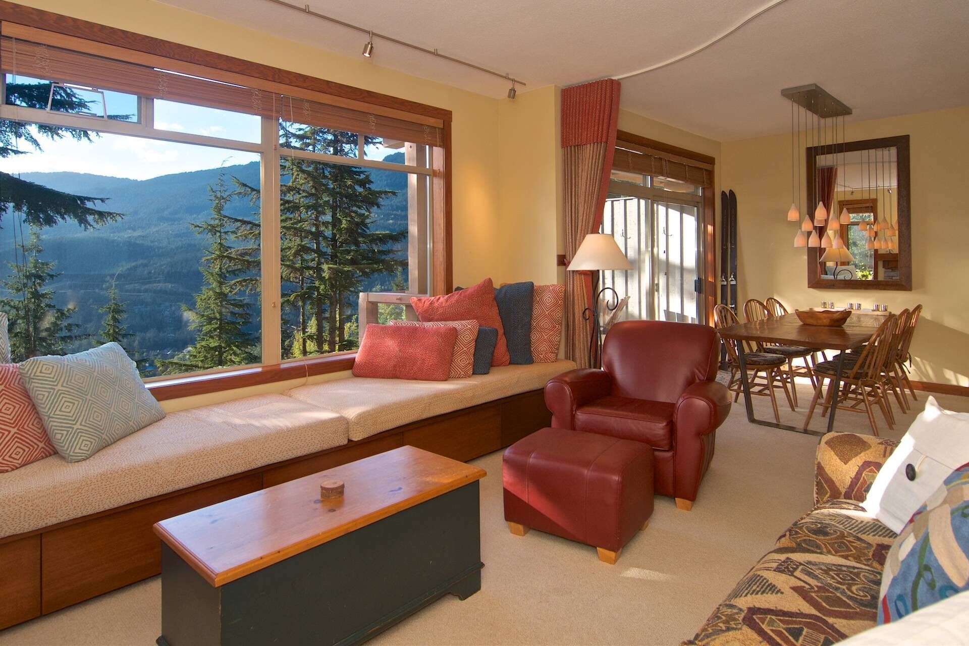 Bluff 9 Townhouse With Beautiful View - Whistler