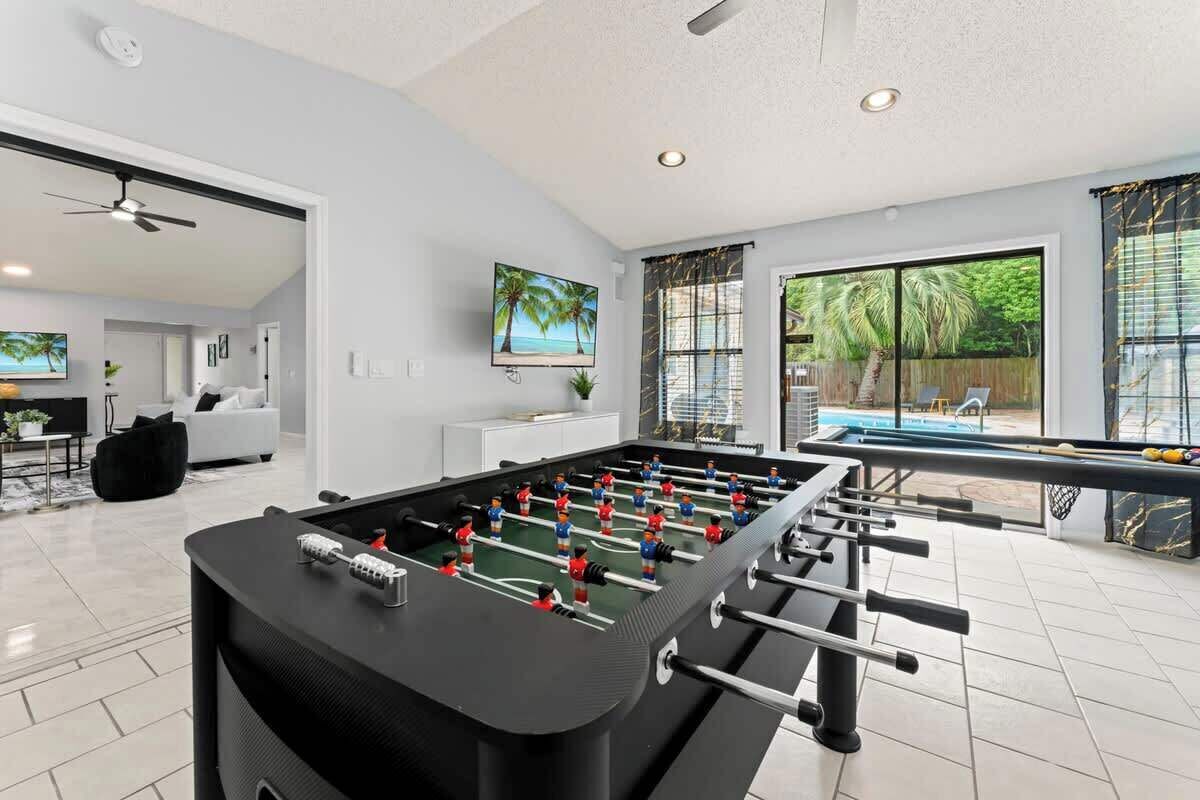 Golden Spike Oasis I Heated Pool - Jacksonville, FL