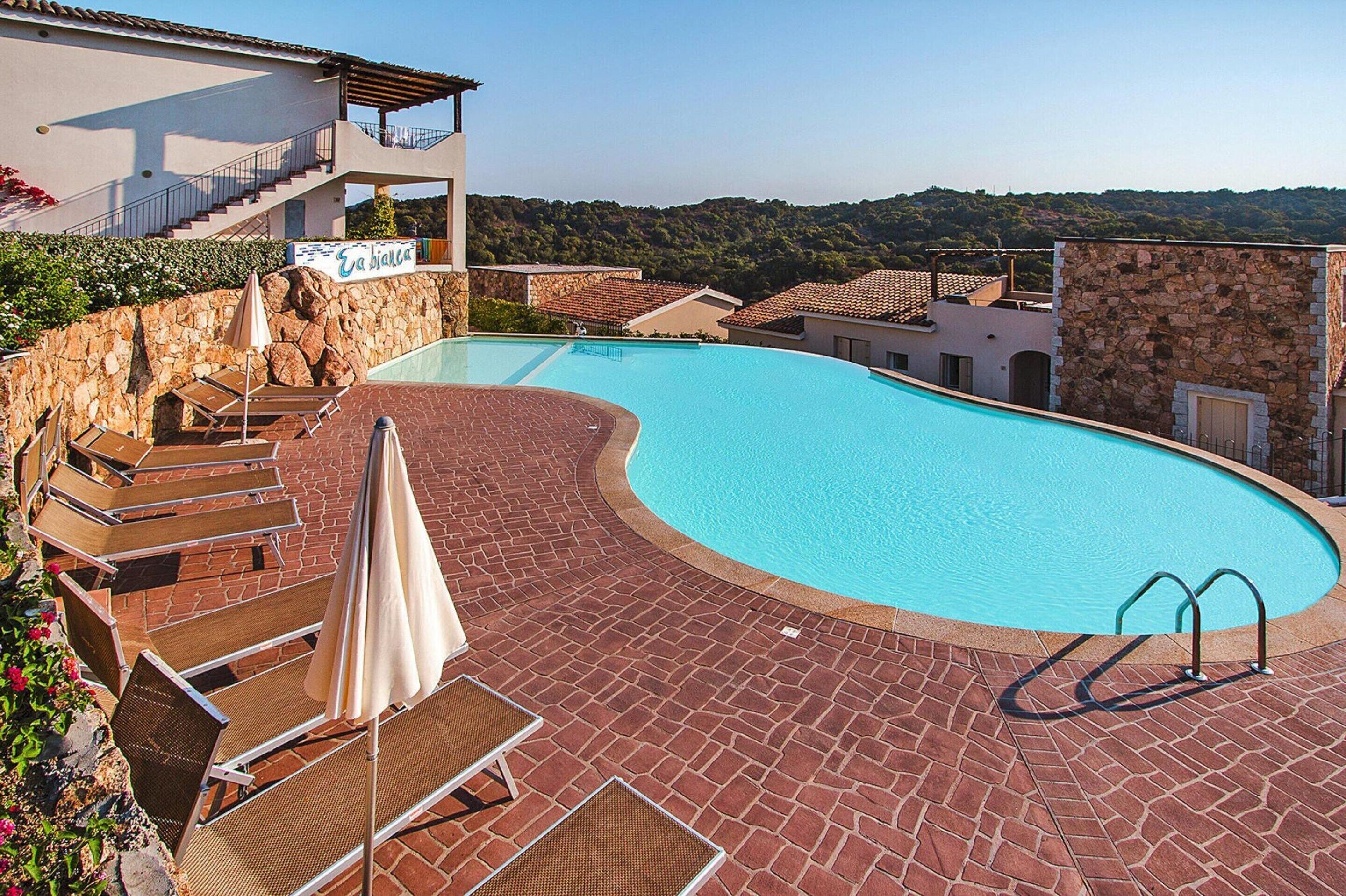 Apartamento Elite, 2 quartos | Piscina | Piscina exterior 