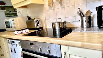 Cabine | Cozinha privada | Um frigorífico, um micro-ondas, um forno, uma placa de cozinha