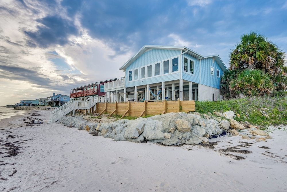 Alligator Point Beachfront Home W/ Private Hot Tub - Alligator Point, FL