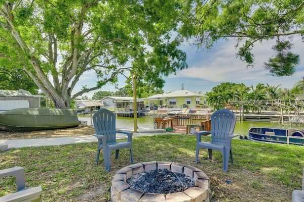 Waterfront Okeechobee Getaway W/ Backyard Dock! - Lake Okeechobee, FL