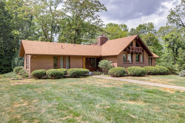 Retro Ohio Home On 1-acre Property - Holiday Valley, OH