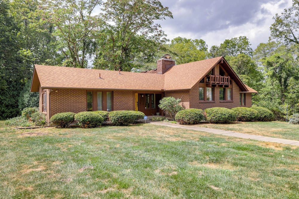 Retro Ohio Home On 1-acre Property - Yellow Springs, OH