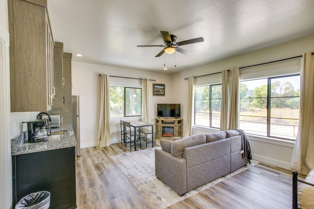 Near Snowmobiling! Preston Sugar Creek Apartment - Preston, ID