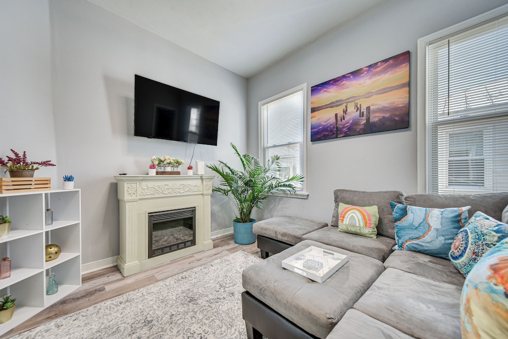 Charming Hampton Home Near Downtown & Beaches! - Norfolk, VA