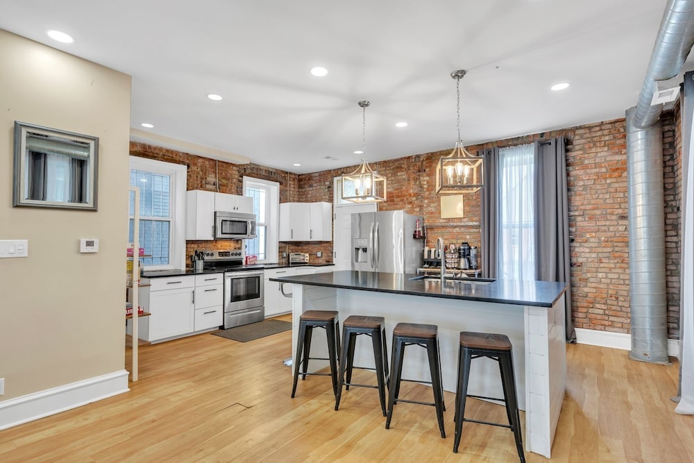 Brikctoria 1102 3 Bedroom Home - Kansas City, MO