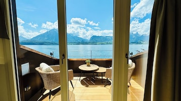 Doppelzimmer Panoramasuite - frontale Seesicht, privater Loggia | Terraço/pátio