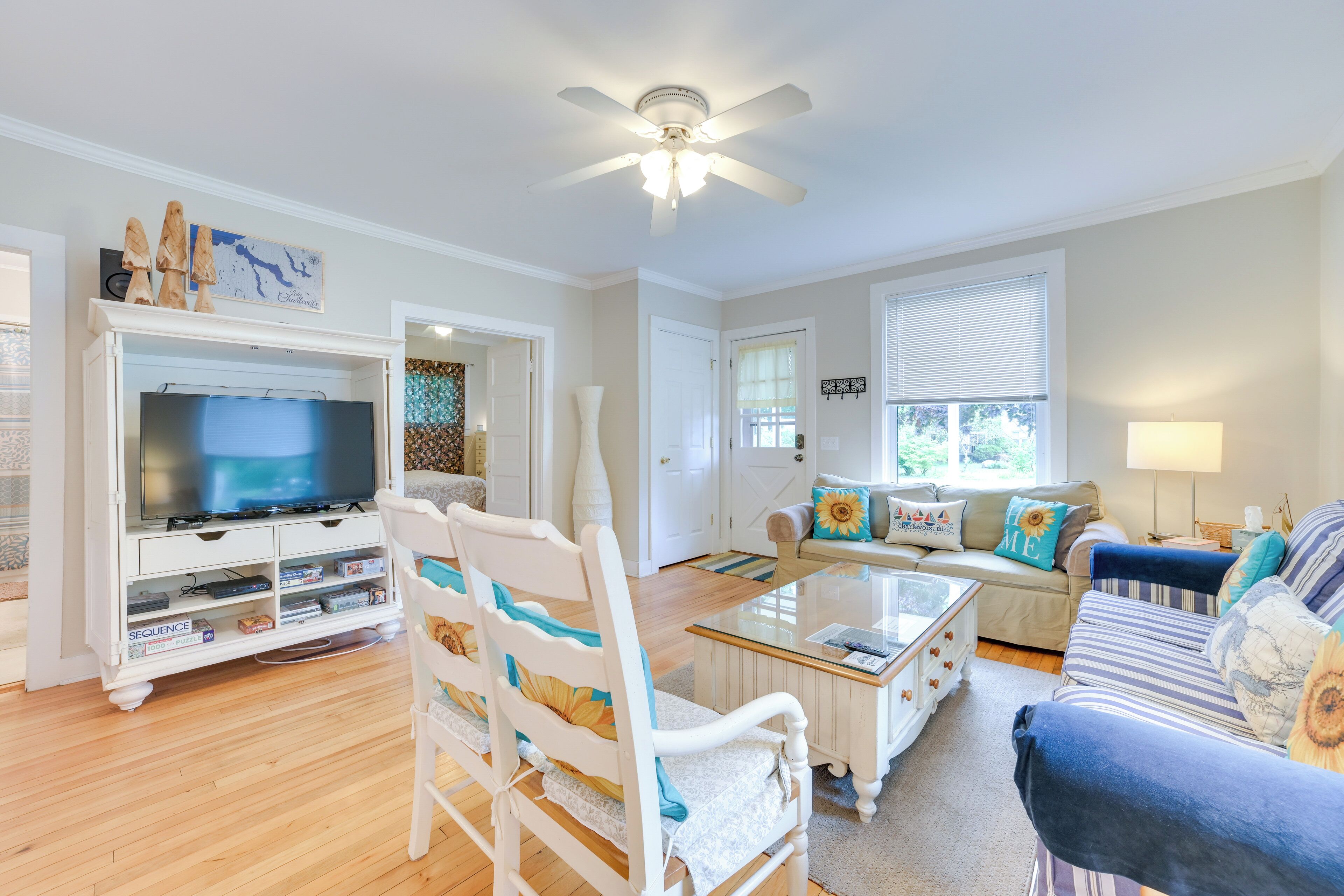 Walk To Lake Michigan: Pet-friendly Charlevoix Gem - Charlevoix, MI