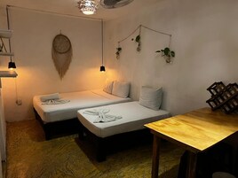 Bungalow Comfort, 1 quarto, cozinha, vista para o jardim | 1 quarto, minibar com produtos grátis, ferro/tábua de engomar 