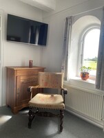 Quarto Duplo Superior | Secretária, Wi-fi grátis 