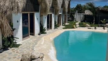 Cabana luxo, vista para a piscina | Fachada