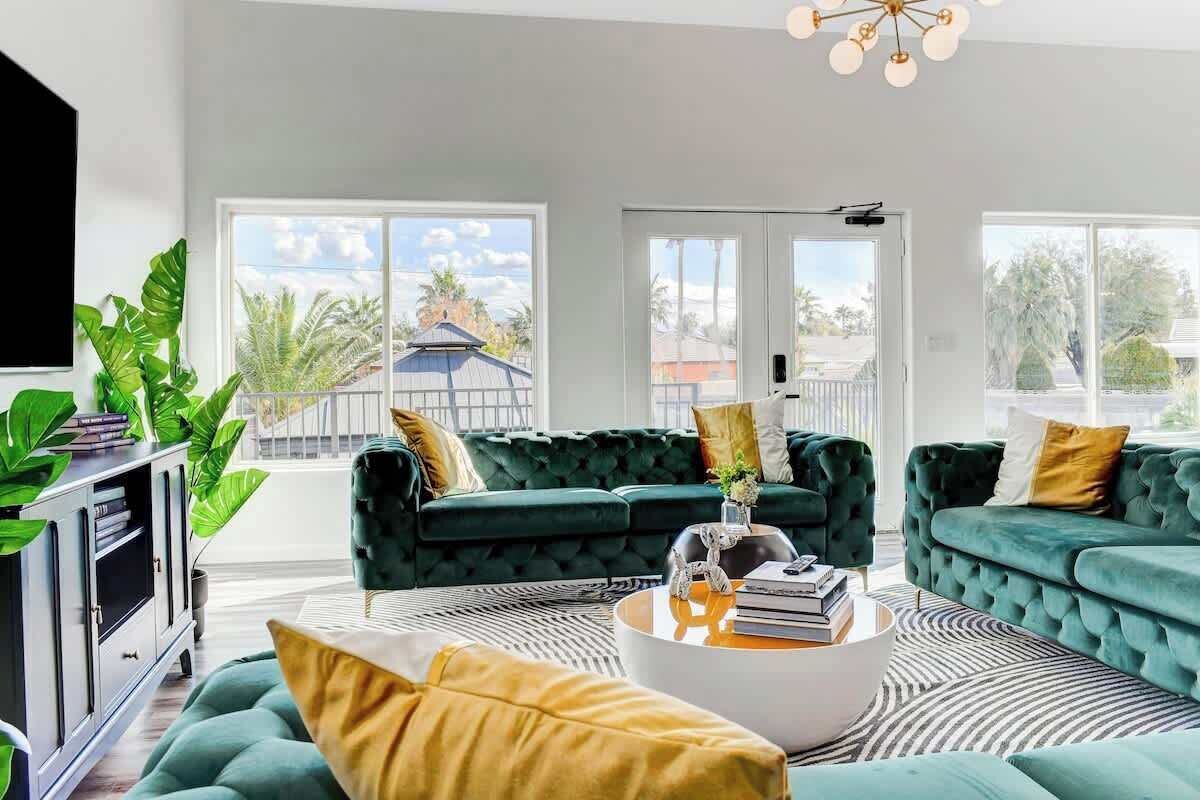 Lux 7br/4.5ba  Stylish Villa W/heated Pool&spa + - Las Vegas, NV