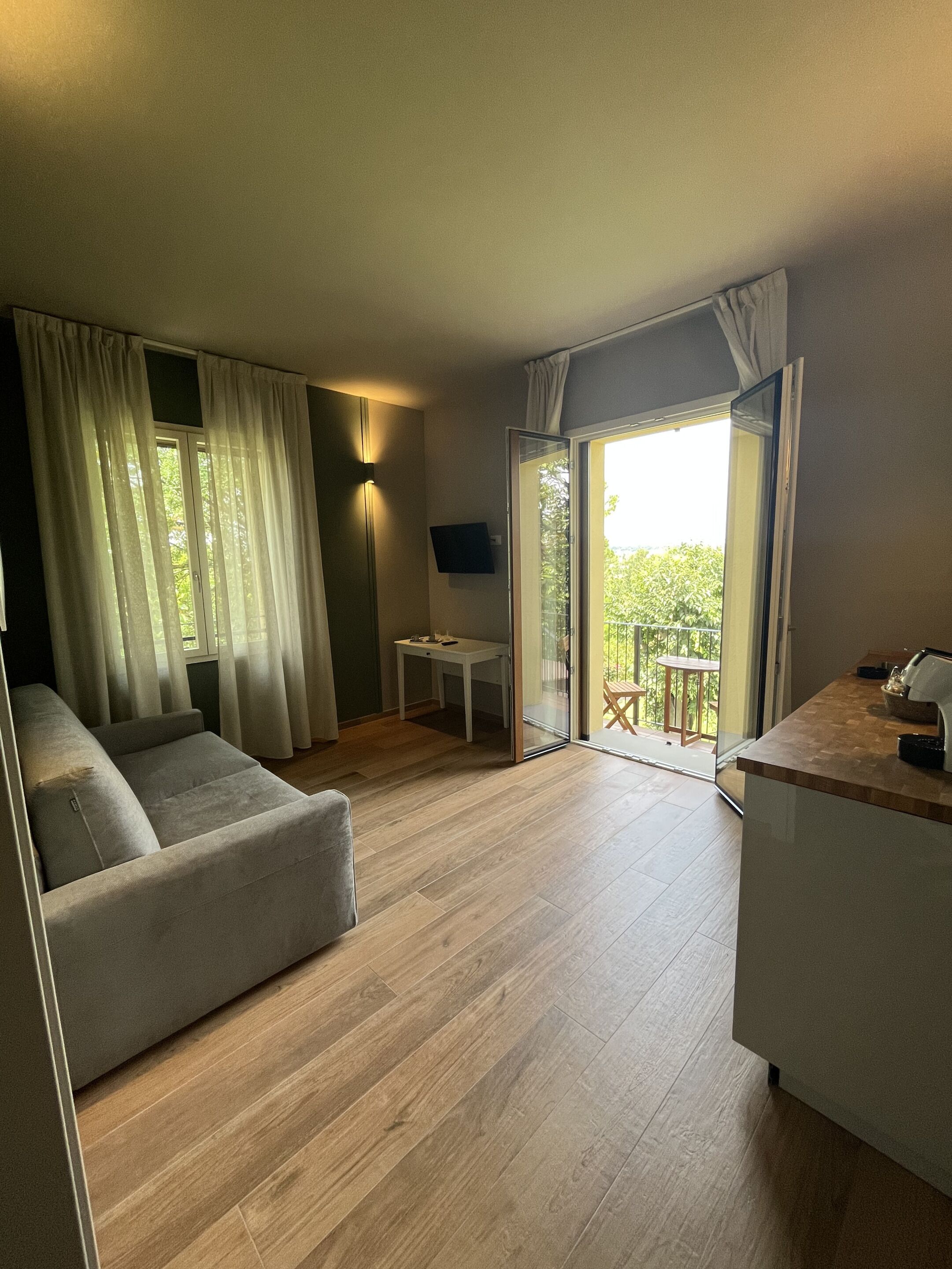 Apartamento-premium-baño En La Habitacion-balcón - Imola