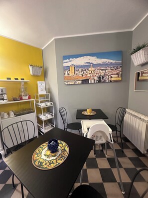 Pequeno-almoço tipo buffet diário incluído 