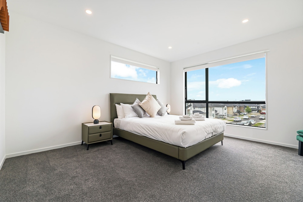 Summit Style Living With Garden And Free Parking_unit 2 - Auckland